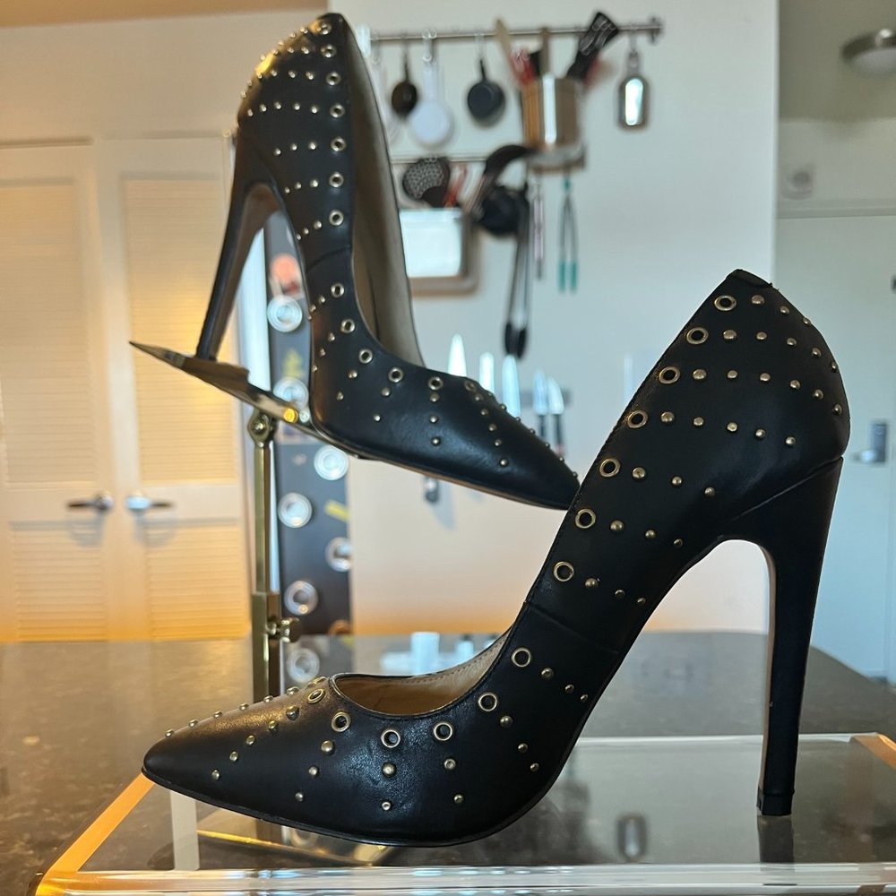 Aldo Black And Gold Stiletto Pump 4 1/2 Inch Heel - Gem